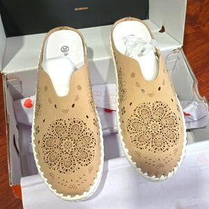 bernie mev. | Shoes | Bernie Mev New York Memory Foam Slip On Shoes ...
